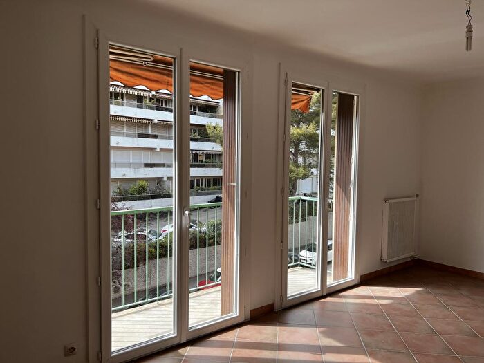 Appartement à louer - Aix-en-Provence, Val Saint-André - 4 pièces - 3 chambres