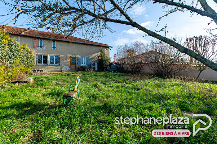 Maison à vendre - Saint-Julien-sur-Veyle - 7 pièces - 5 chambres