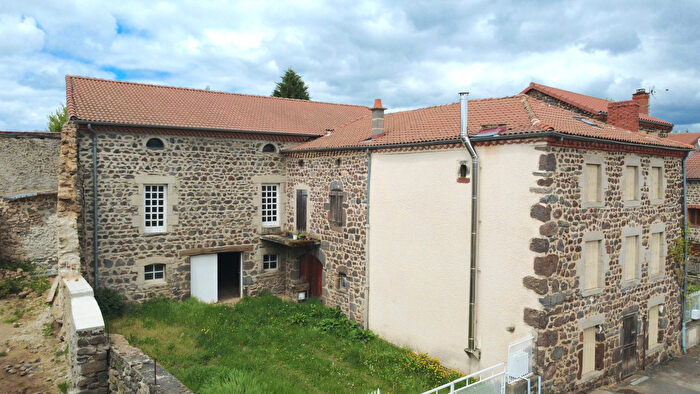 Maison 4 pièces à Sainte-Eugénie-de-Villeneuve, à vendre