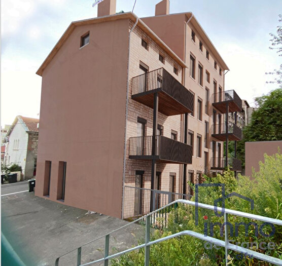 Appartement à vendre - Saint-Étienne, Crêt de Roc - 2 pièces - 1 chambre