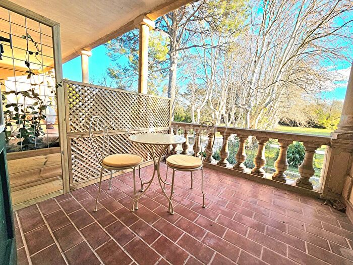 Appartement à louer - Grans - 3 pièces