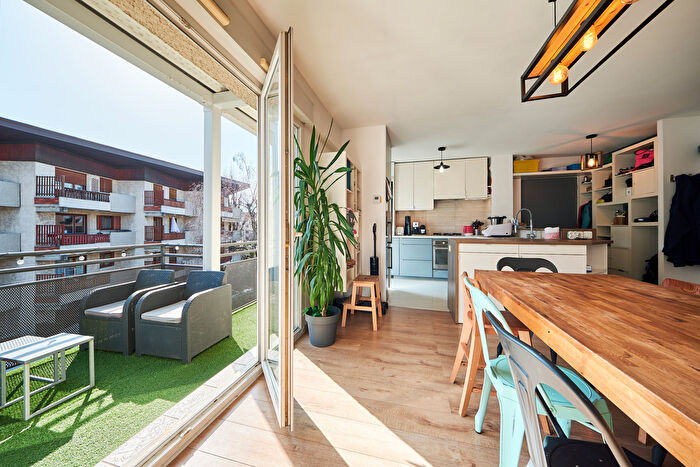 Appartement à vendre - Cran-Gevrier, Centre-ville, Le Vernay, Les Iles - 4 pièces - 3 chambres