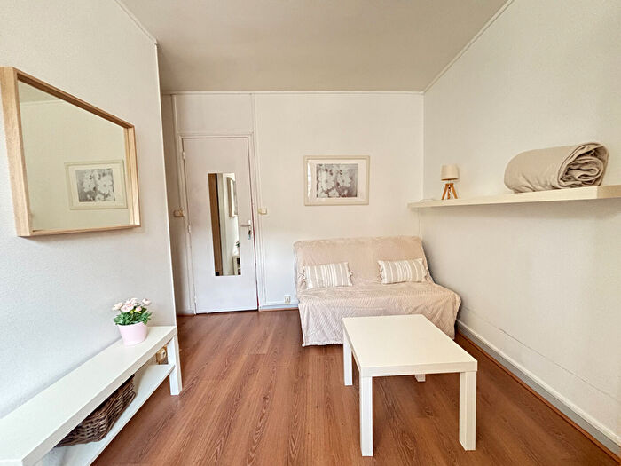 Appartement à louer - Quartiers Centre, Centre-ville - 1 pièce