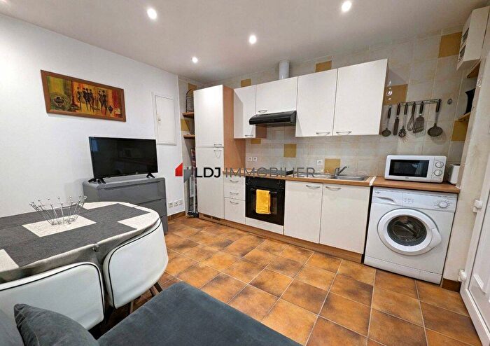 Appartement à louer - Amélie-les-Bains-Palalda - 2 pièces - 1 chambre