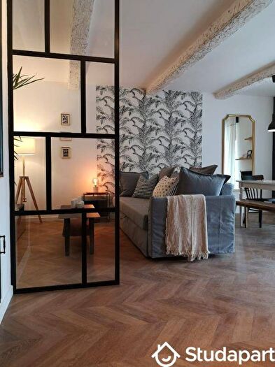 Appartement à louer - Saint Lazare, Marseille ème arrondissement - 1 pièce - 2 chambres