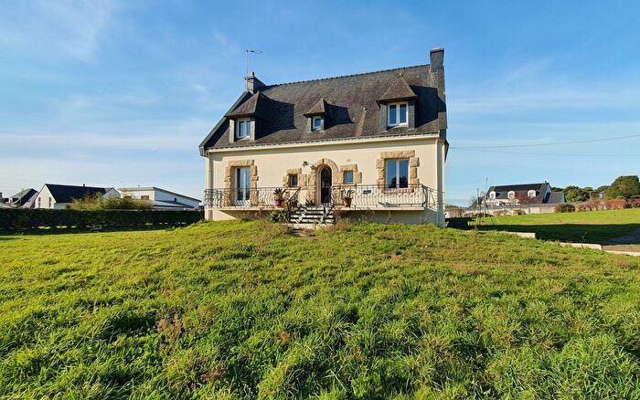 Maison à vendre - Plouhinec - 7 pièces - 5 chambres