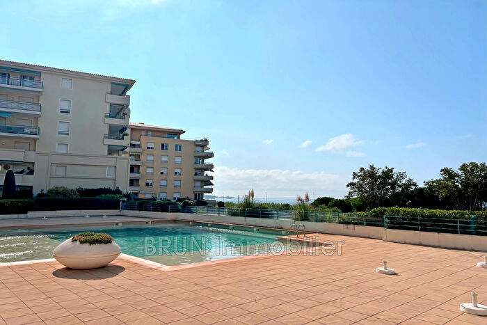 Appartement à vendre - Antibes, Antibes-les-Pins, Trianon, Le Fournel, Peyregoue - 2 pièces - 1 chambre
