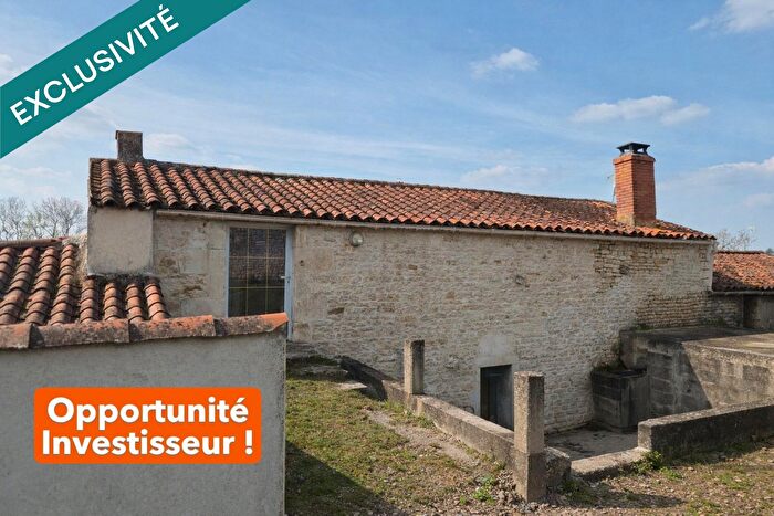 Maison à vendre - La Bretonnière-la-Claye - 8 pièces - 4 chambres