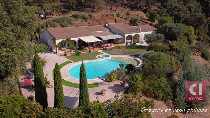 Maison 7 pièces à vendre à Pierrefeu-du-Var