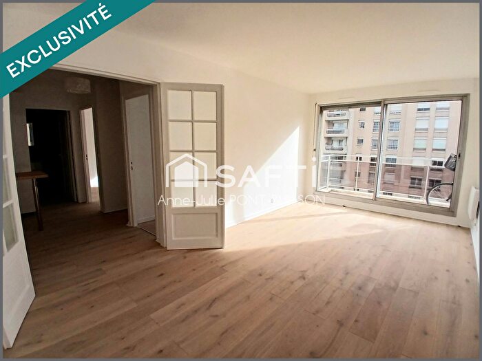 Appartement à vendre - Courbevoie, Hôtel de ville - 2 pièces - 2 chambres