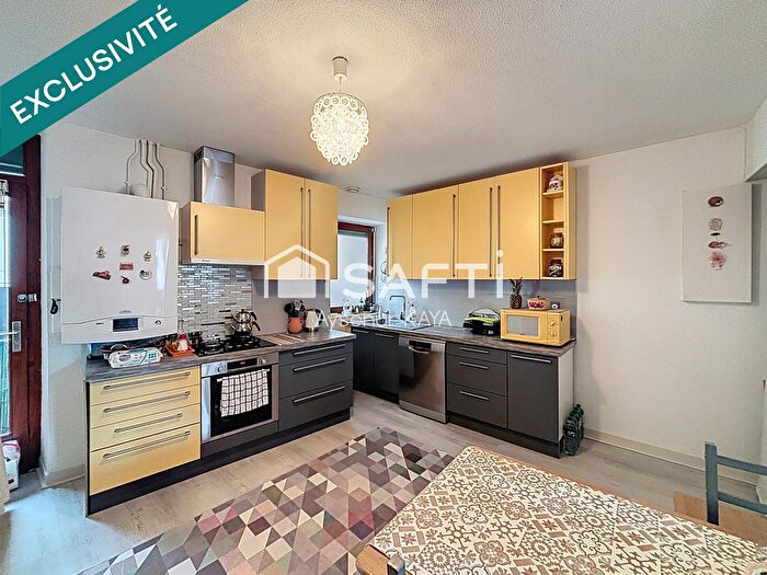 Appartement à vendre - Saint-Claude - 7 pièces - 4 chambres