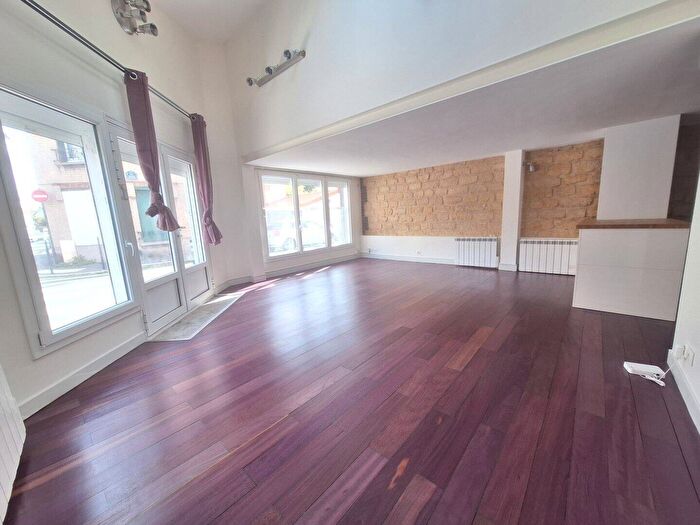 Maison à louer - Petit Colombes-Charles de Gaulle - 4 pièces - 3 chambres