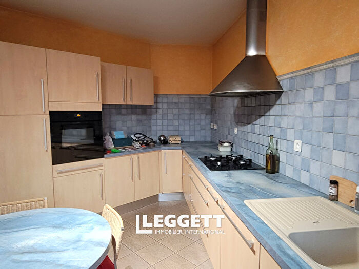 Chabanais : Appartement 6 pièces à vendre