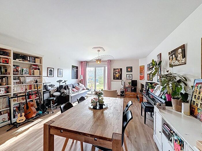 Appartement à vendre - Montigny-le-Bretonneux, La Sourderie Sud - 4 pièces - 3 chambres