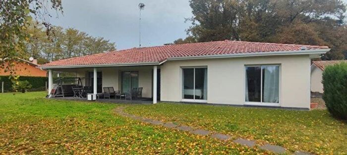 Maison à louer - Roquefort - 5 pièces - 4 chambres