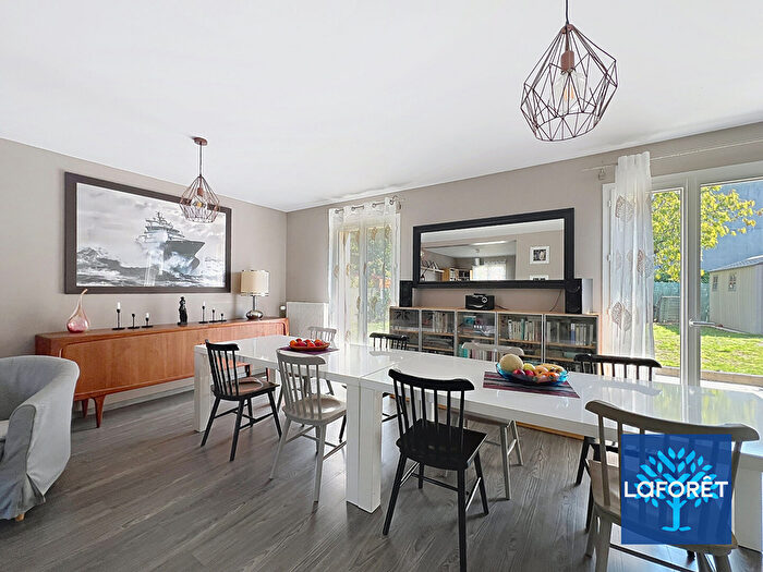 Maison à vendre - Fontenay-le-Vicomte - 6 pièces - 4 chambres