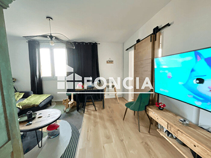 Appartement à vendre - Les Clayes-sous-Bois, Centre-ville - 4 pièces - 3 chambres