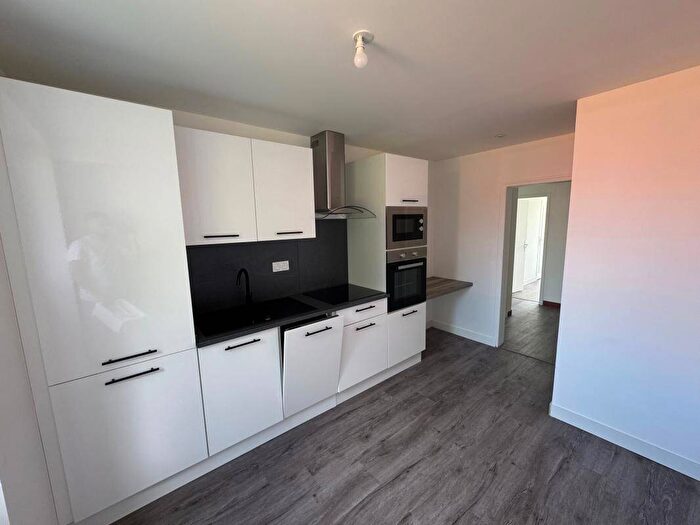 Appartement à louer - Le Chalet-La Bausserie, Panazol - 3 pièces - 2 chambres