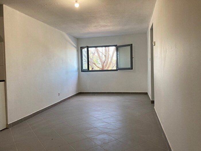 Appartement à louer - Aimargues - 2 pièces - 1 chambre