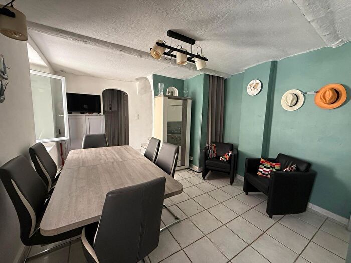 Maison à vendre - Pertuis, Centre-ville, Fours à Chaux, Claret - 4 pièces - 2 chambres