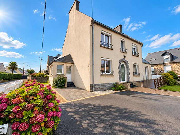Maison 8 pièces à vendre à Lesneven