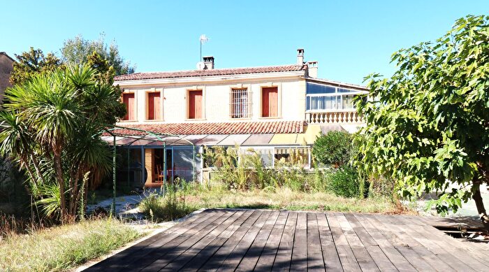 Maison à vendre - Sénas - 9 pièces - 5 chambres