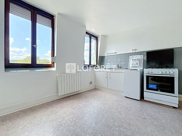 Appartement 2 pièces à louer à Elbeuf, Blin et Blin