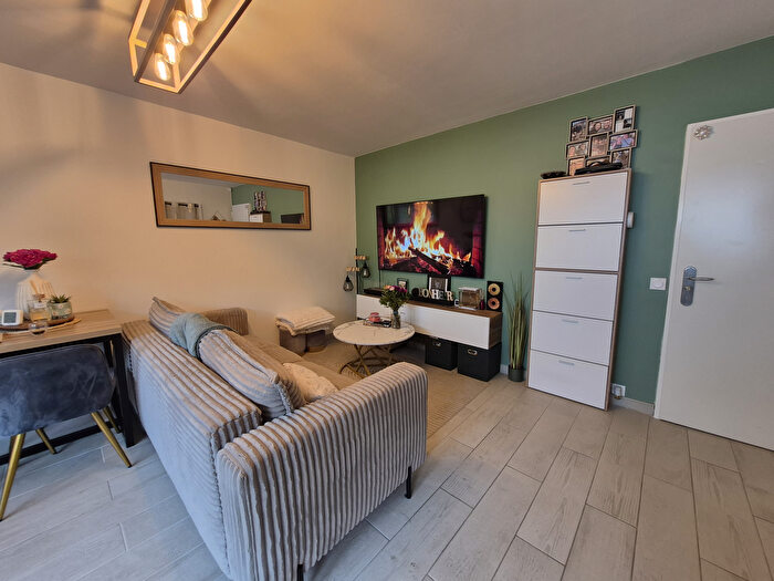 Appartement à vendre - Chatou, Est - 2 pièces - 1 chambre