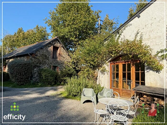 Maison à vendre - Bais - 14 pièces - 8 chambres