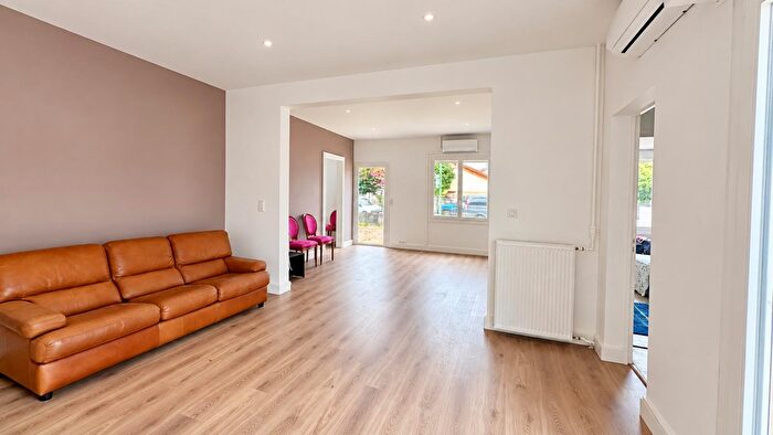 Maison 4 pièces à Saint-Médard-en-Jalles, Centre-ville, à vendre