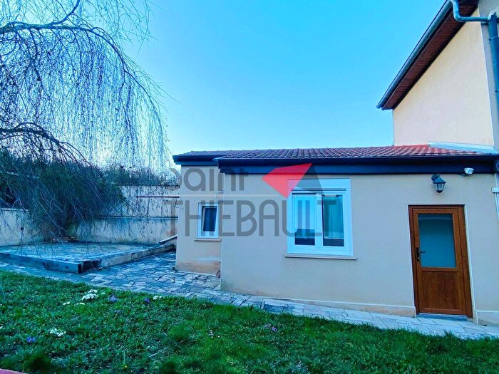 Appartement à louer - Sud, Ars-sur-Moselle - 1 pièce