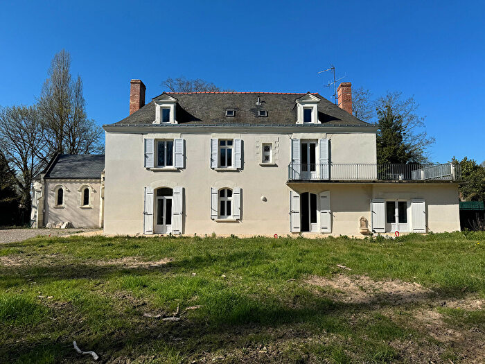 Maison à vendre - Saint-Barthélemy-dAnjou - 7 pièces - 5 chambres