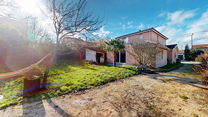 Maison à vendre - Le Chambon-Feugerolles - 6 pièces - 3 chambres