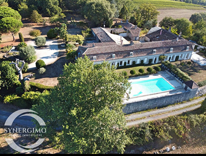 Maison à vendre - Bonneville-et-Saint-Avit-de-Fumadières - 16 pièces - 8 chambres