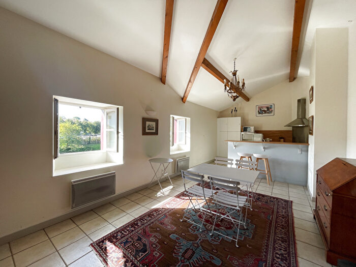 Appartement à louer - Saint-Jean-Pied-de-Port - 3 pièces - 2 chambres