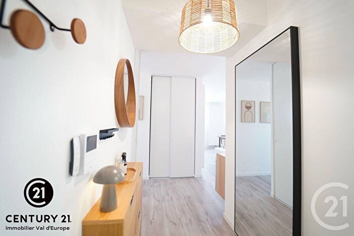 Appartement 4 pièces à Chessy, à louer