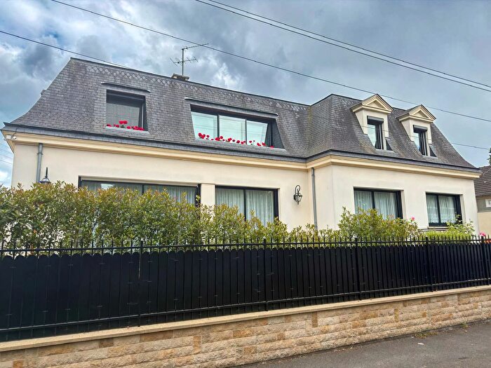 Livry-Gargan, Centre-ville - Maison 8 pièces à vendre