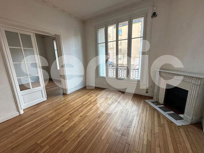 Maison à louer - Reims, Barbâtre - 8 pièces - 5 chambres