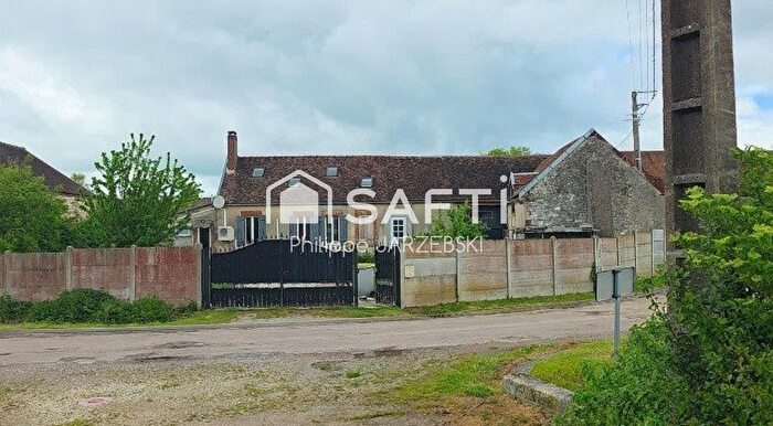 Pouy-sur-Vannes : Maison 5 pièces à vendre