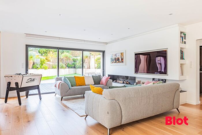 Maison à vendre - Orvault, Petit-Chantilly, Bignon, Morlière - 6 pièces - 4 chambres