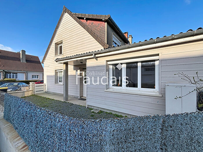 Maison à vendre - Saint-Jean-de-Daye - 4 pièces - 3 chambres