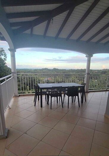 Maison à louer - Baie-Mahault - 4 pièces - 3 chambres