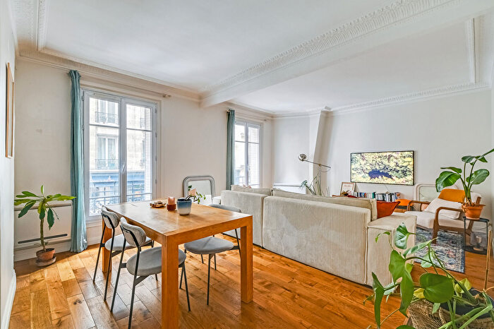 Appartement à vendre - Paris e , Grandes Carrières, Clichy - 2 pièces - 1 chambre