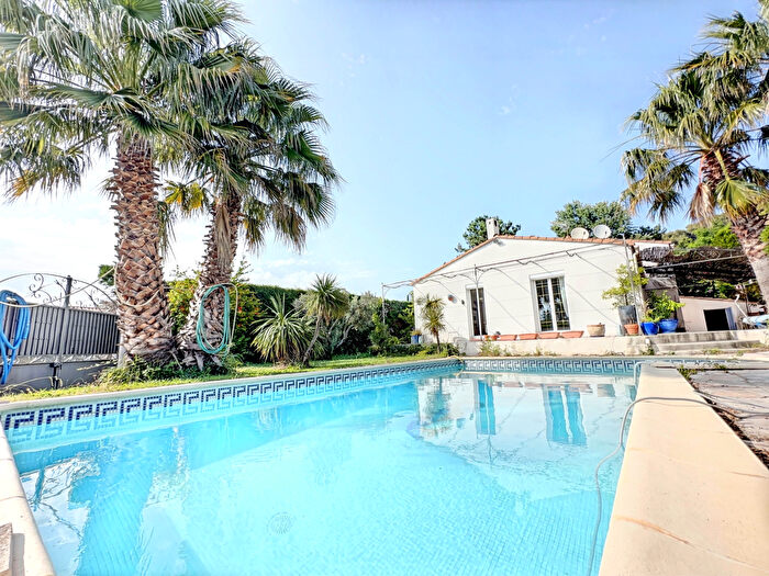 Maison à vendre - Saint-Chamas - 6 pièces - 4 chambres