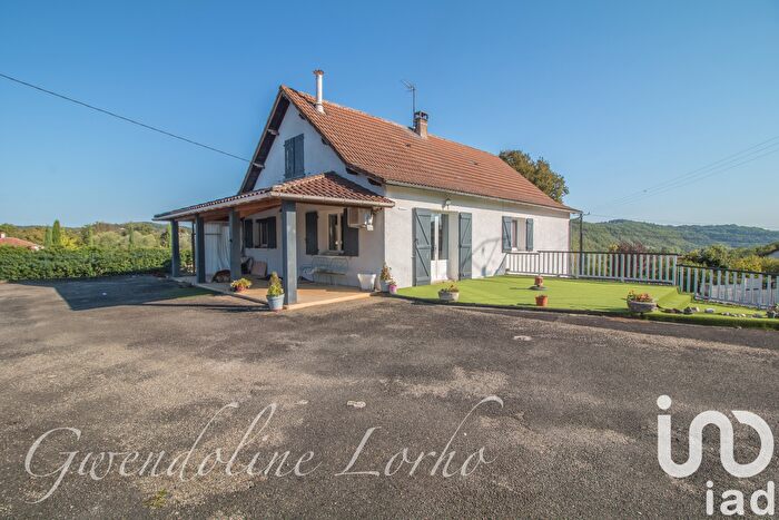 Maison à vendre - Puy-lévêque - 6 pièces - 5 chambres