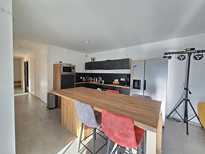 Appartement à louer - Collonges-sous-Salève - 4 pièces - 3 chambres