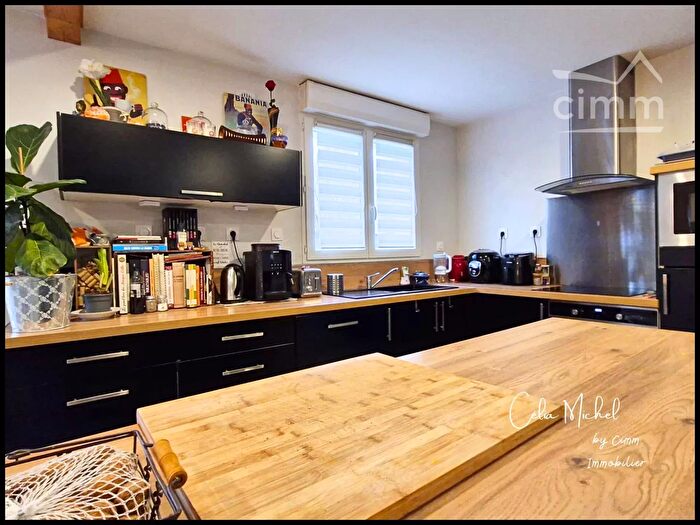 Maison à vendre - Saugon - 6 pièces - 5 chambres