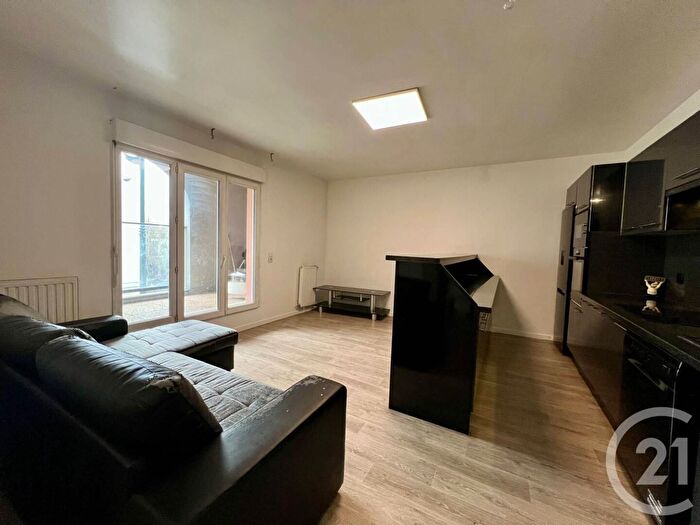 Appartement à louer - Corbeil-Essonnes - 3 pièces - 2 chambres