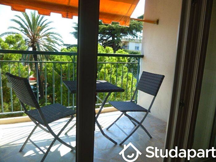 Appartement à louer - Caucade, Sainte Marguerite, Nice - 2 pièces - 1 chambre