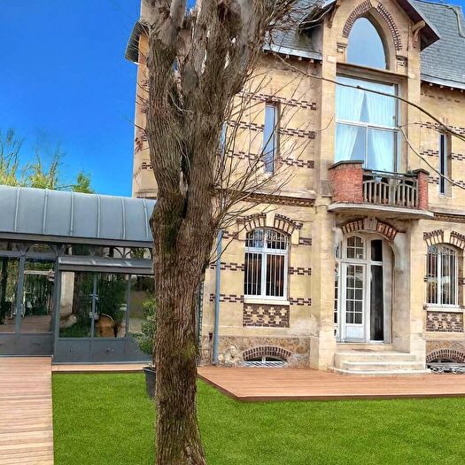 Appartement à louer - Vieux Croissy, Croissy-sur-Seine - 10 pièces - 4 chambres